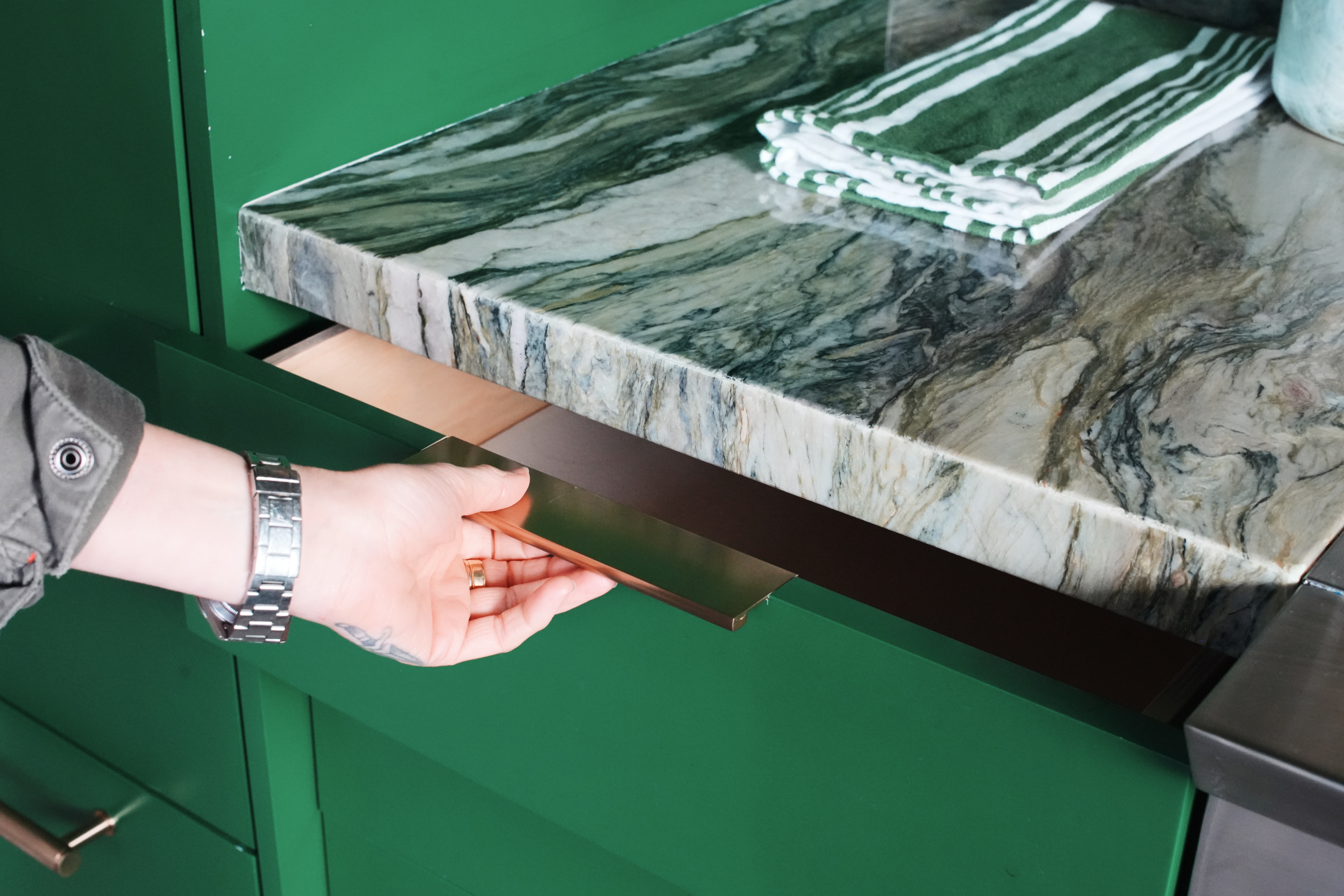 Modern Cabinet Edge Pull | Emtek