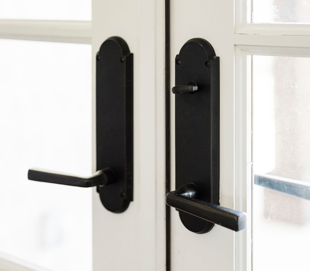 Sandcast Bronze #5 Keyed Sideplate | Emtek