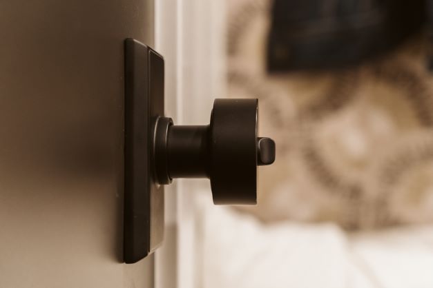 Round Keyed Knob | Emtek